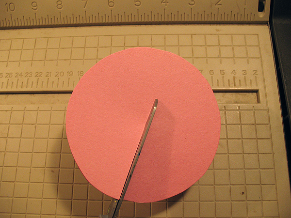 Twirling Paper Ladybugs | Make and Takes